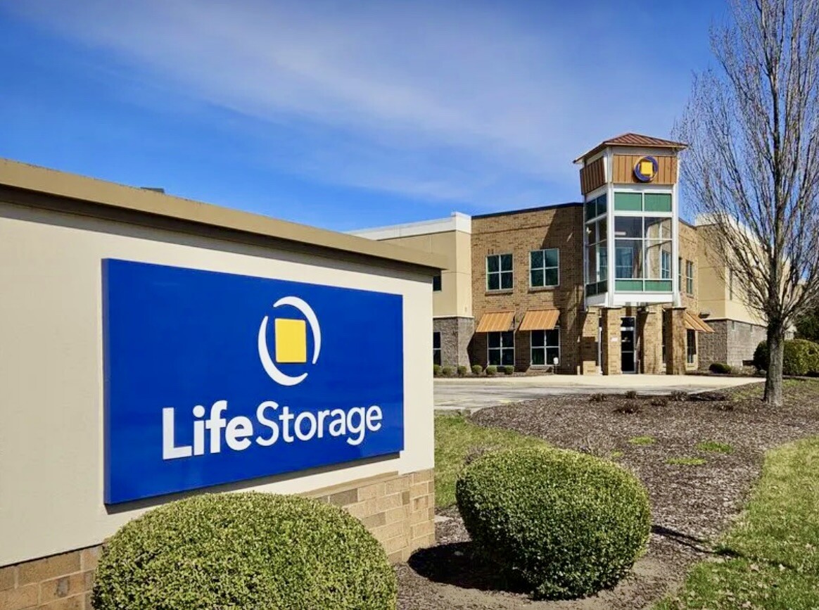 Self Storage + Light Industrial - Life Storage Westlake